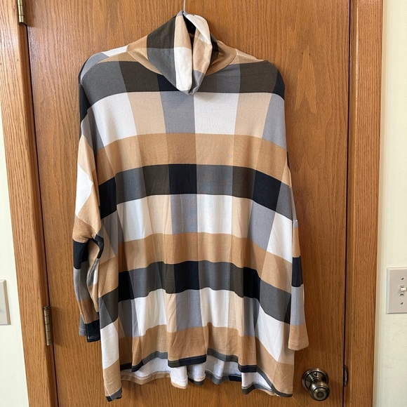 LuLaRoe | Tops | Nwt Lularoe Elsa Small Boxy Long Sleeve Turtleneck ...